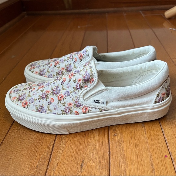 Vans | Shoes | Vans Vintage Floral Slip On Skate Shoes Womens Size 8 ...